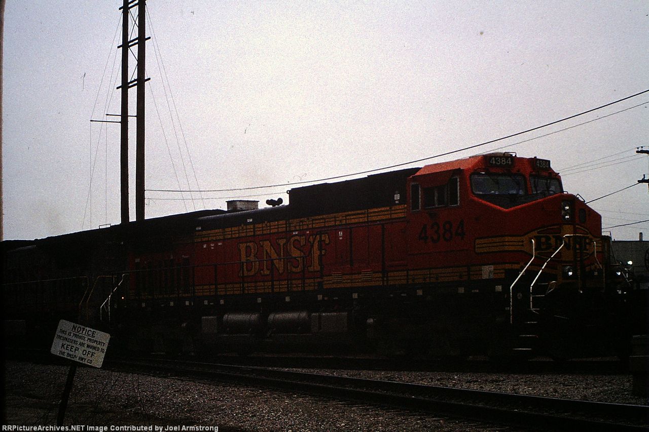 BNSF 4384